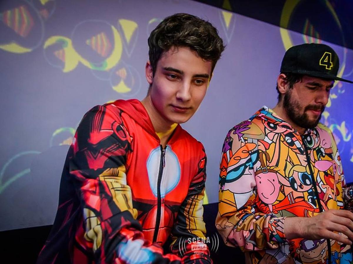 Adam Boguta na wakacjach z dziewczyną na Cyprze