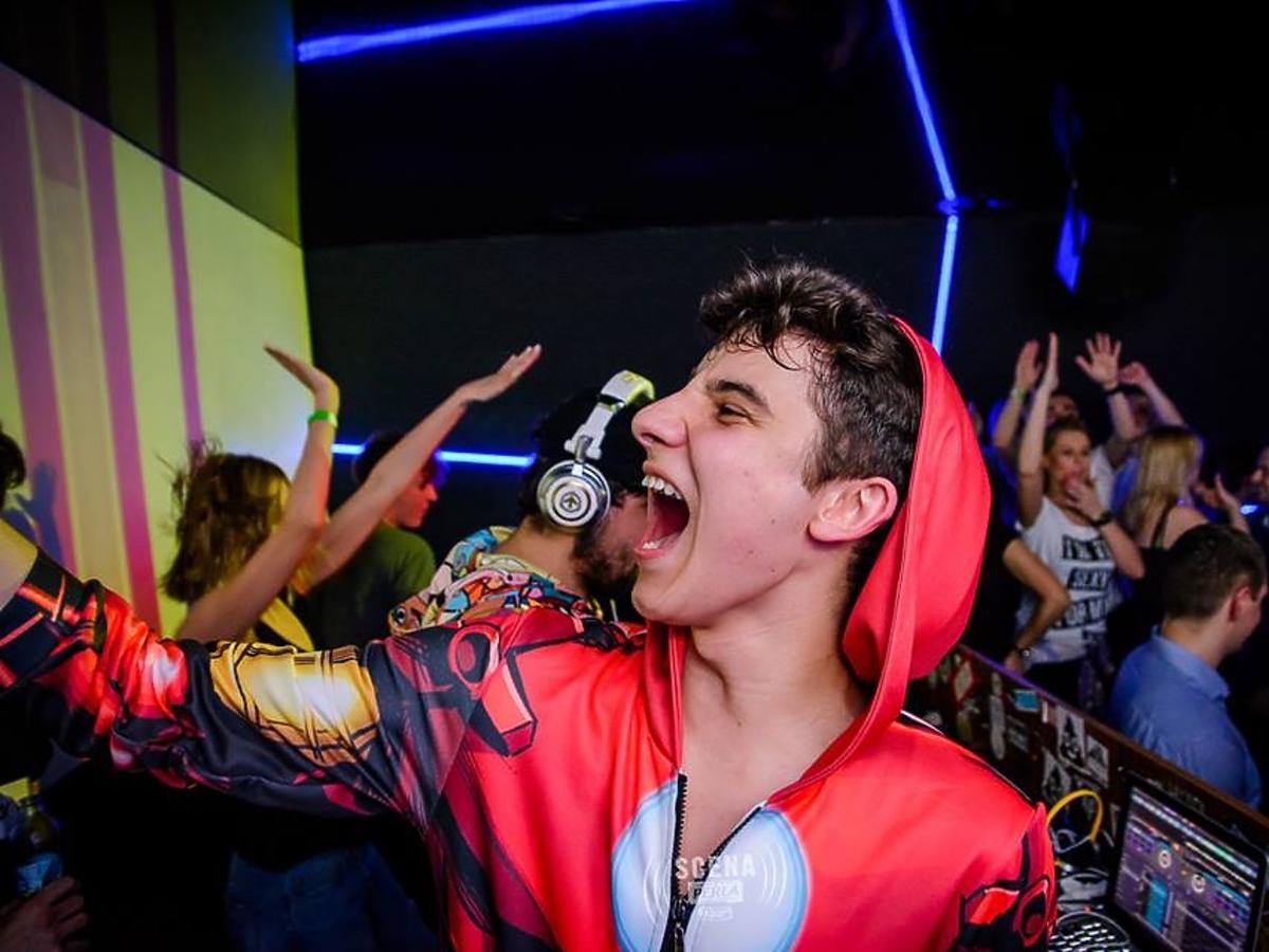 Adam Boguta na wakacjach z dziewczyną na Cyprze