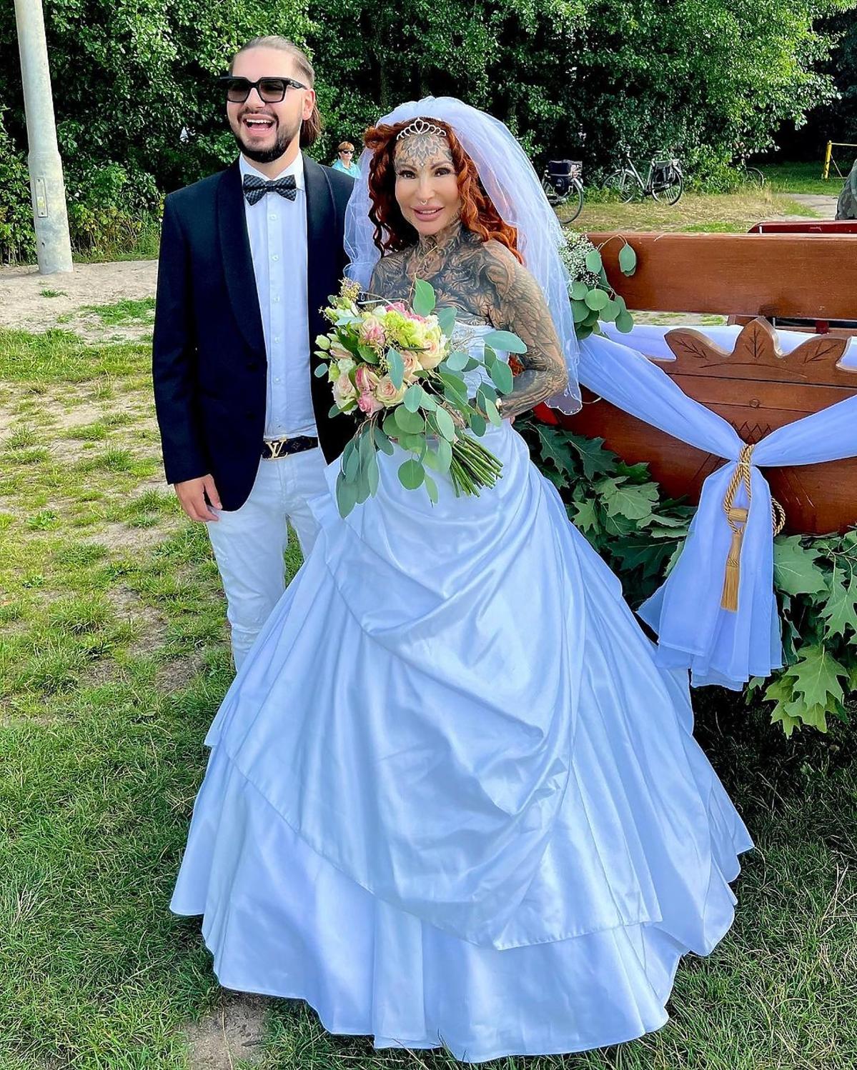 Adrianna Eisenbach z "Królowych życia" wzięła ślub z 30 lat młodszym partnerem. Zdjęcia