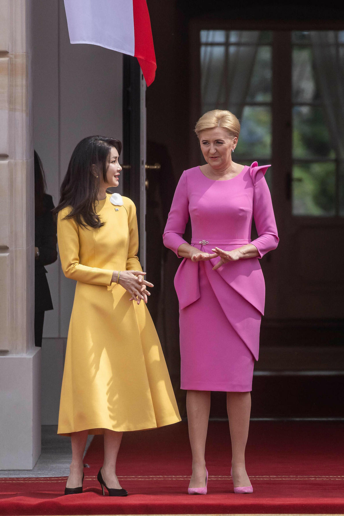 Agata Duda w wersji Barbie? Pierwsza dama w różu na spotkaniu z parą prezydencką z Korei