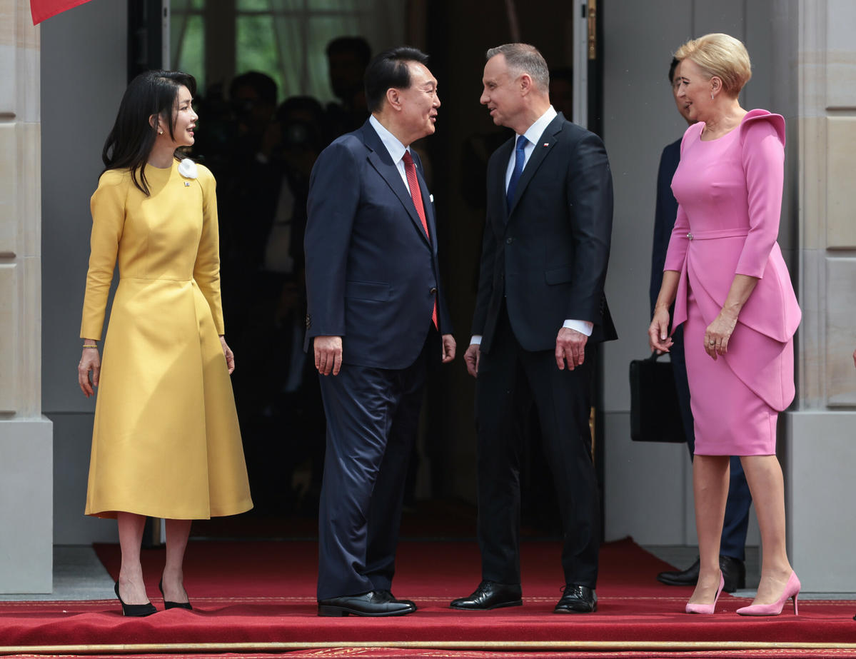 Agata Duda w wersji Barbie? Pierwsza dama w różu na spotkaniu z parą prezydencką z Korei