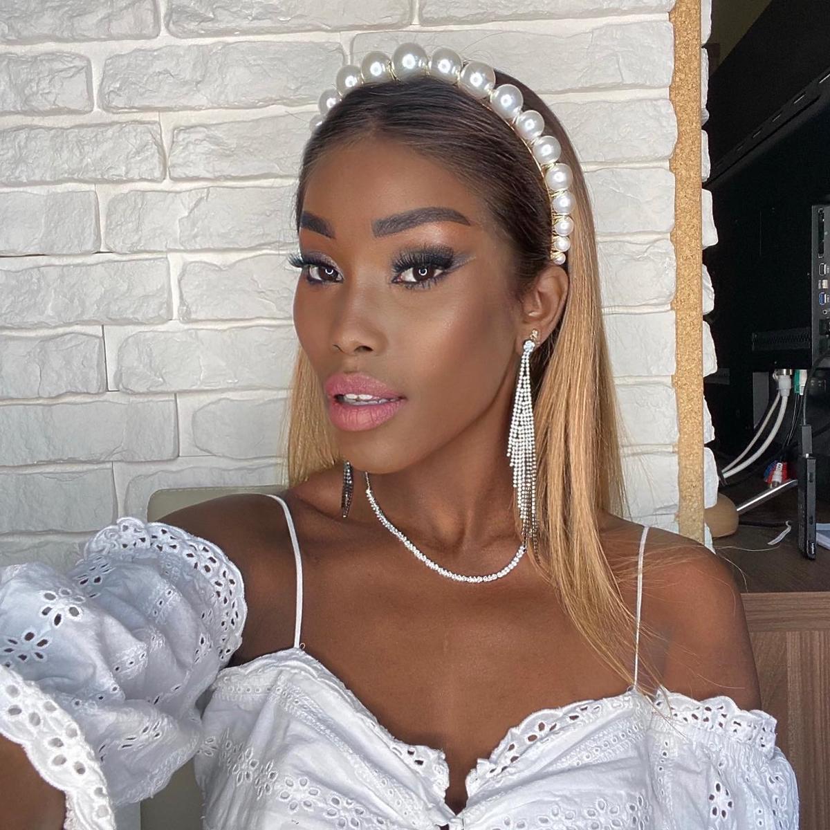 "40 kontra 20": Amello była kiedyś blondynką. Tak zmieniała się nowa ...