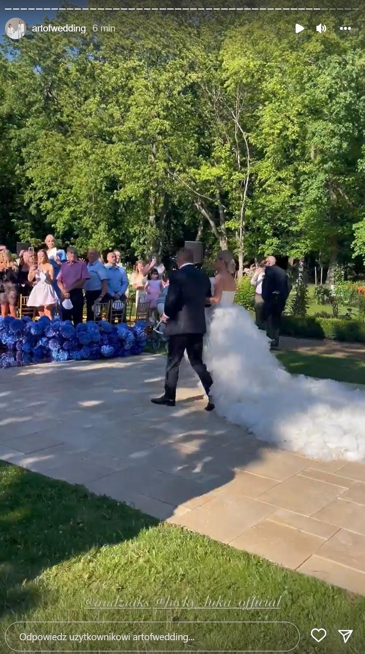 Andziaks i Luka wzięli ślub w bajecznej scenerii. Mamy pierwsze zdjęcia ...