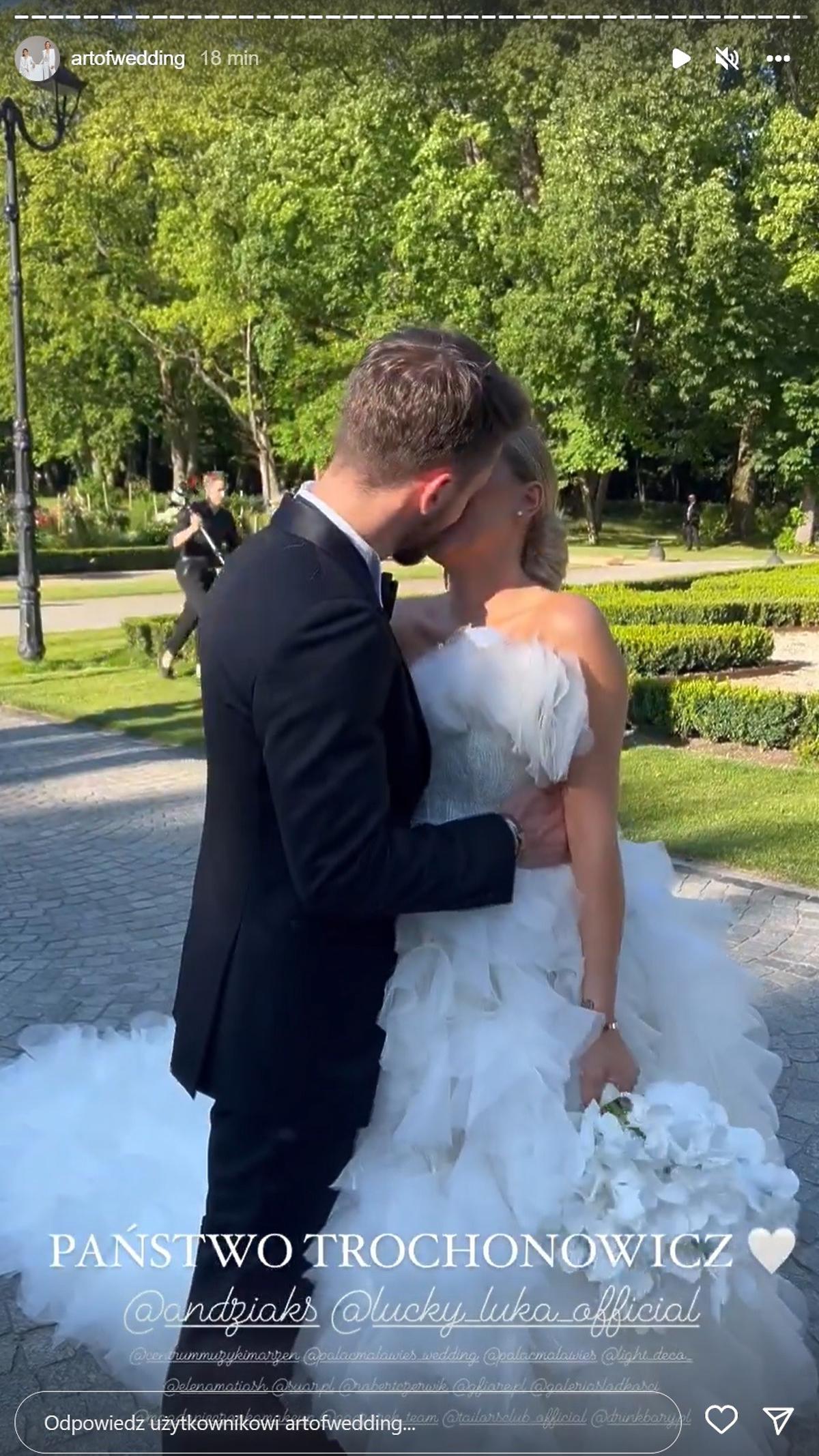 Andziaks i Luka wzięli ślub w bajecznej scenerii. Mamy pierwsze zdjęcia ...