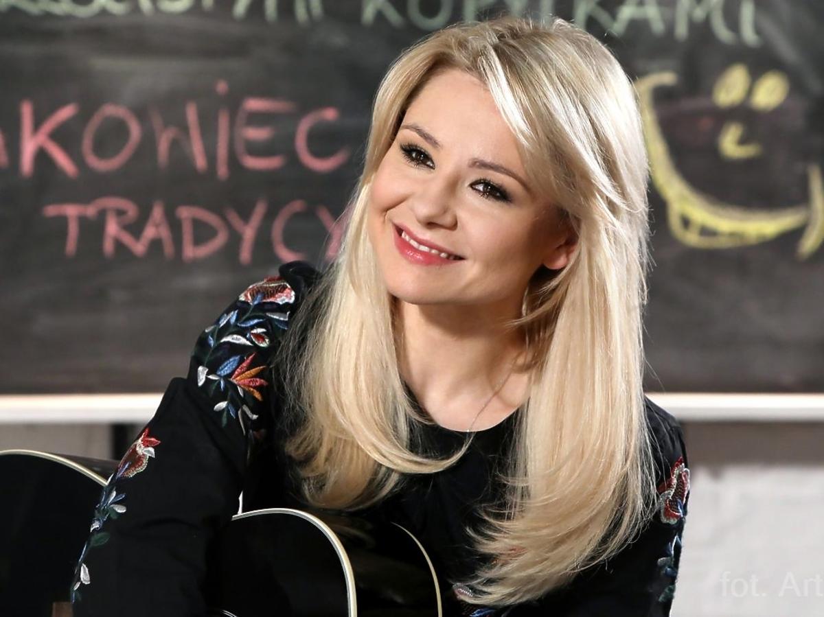 Barwy szczęścia: Ania Karwan kogo zagra w serialu? Zdjęcia