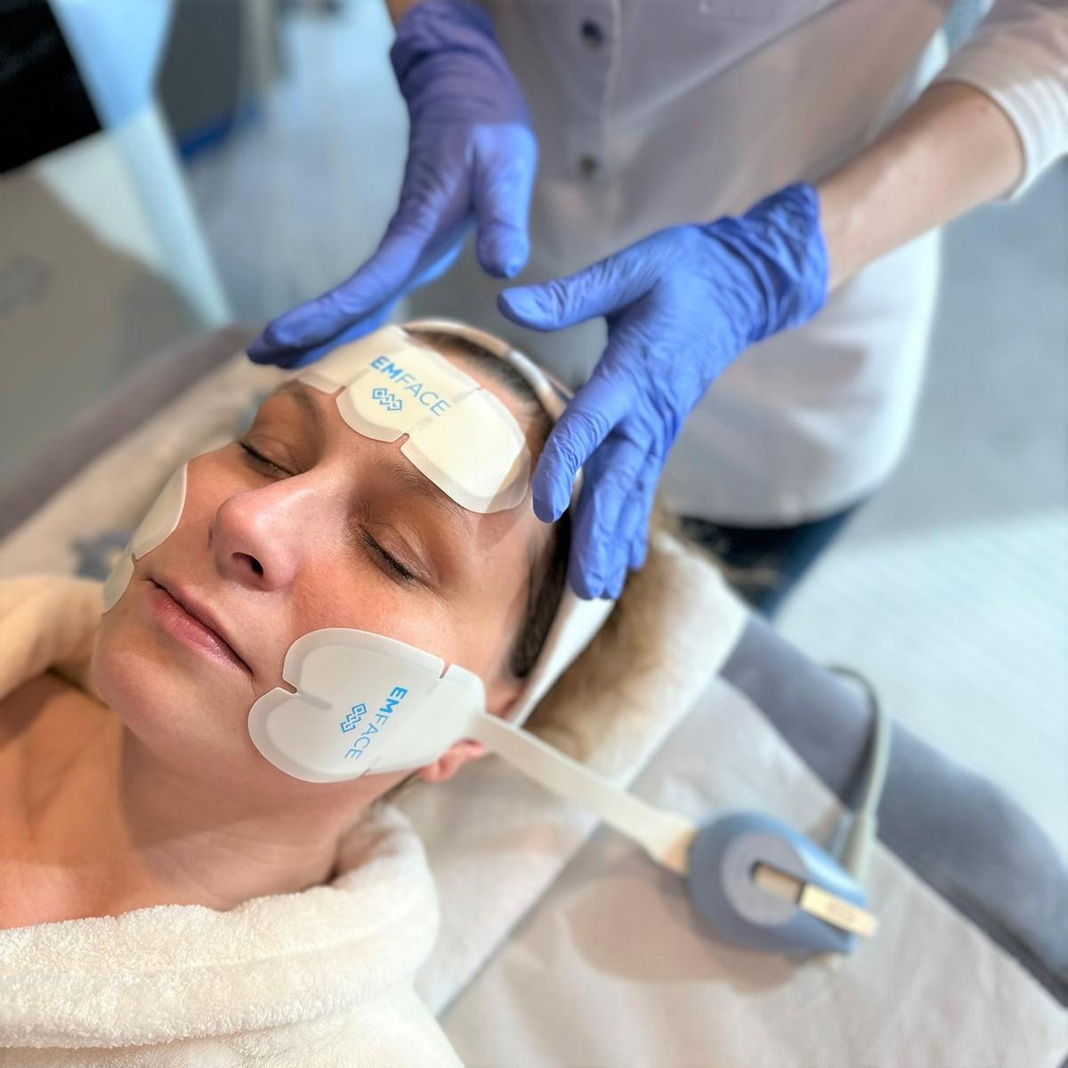 Czy możliwy jest lifting twarzy bez bólu, rekonwalescencji, skalpela i ...