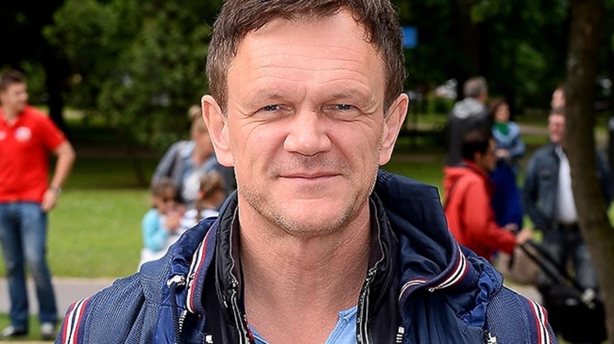 Cezary Pazura ćwiczy na siłowni