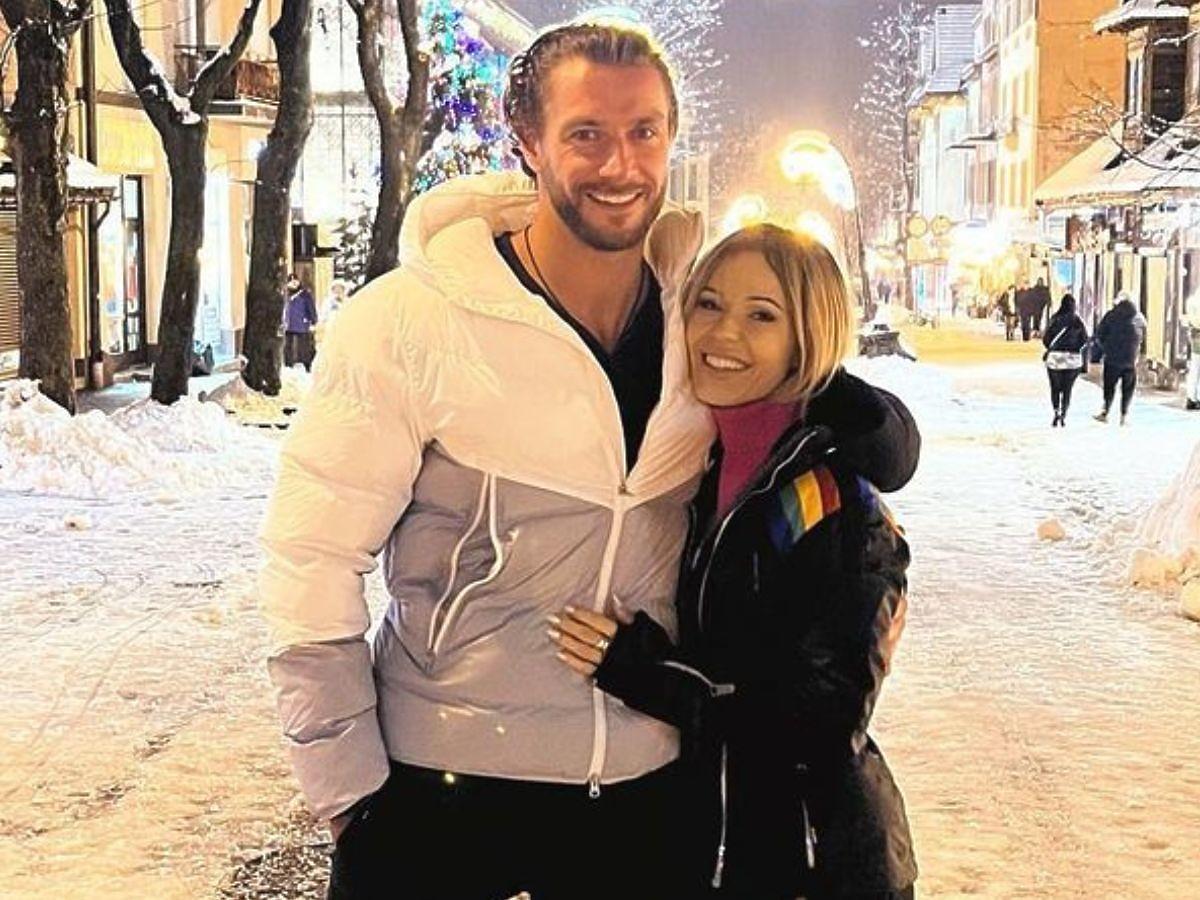 Doda pochwaliła się romantycznym zdjęciem z Dariuszem Pachutem! Gwiazda pozuje w mikro mini