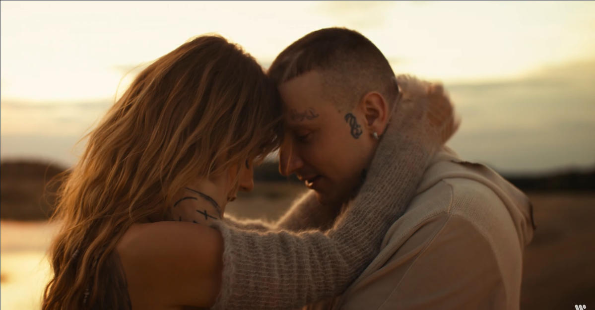 Doda w objęciach Smolastego. Jest teledysk do ich wspólnego utworu!