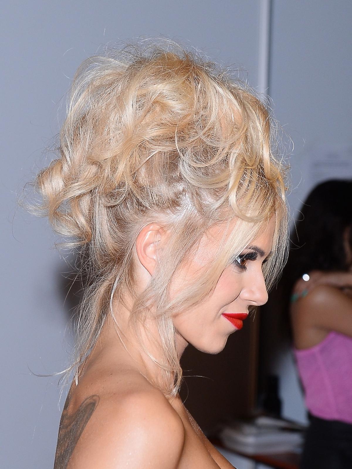 Nowa fryzura Pameli Anderson. Nowe zdjęcia Pameli Anderson 2014. Pamela Anderson jak Doda