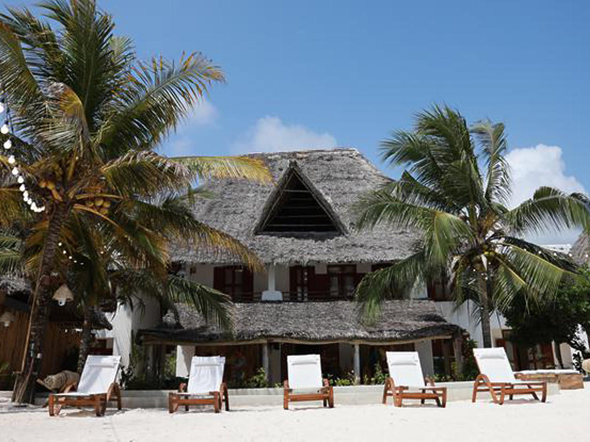 "Hotel Paradise": Willa na Zainzibarze to ruina. Eliza i Jay pokazali ...