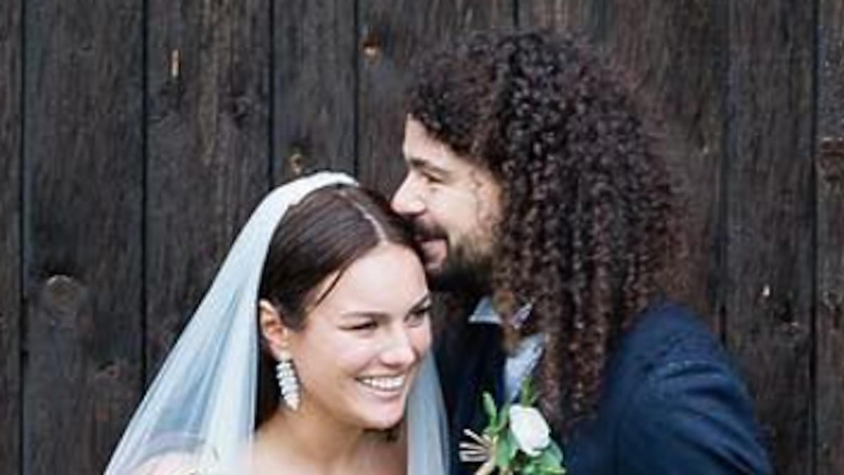 Ewa Farna wzięła ślub, suknia ślubna, kim jest mąż Martin Chobot