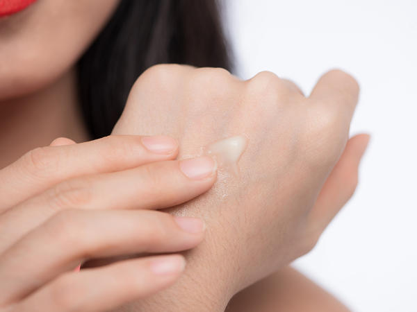 Wrzody na skórze – przyczyny, objawy, leczenie. Domowe sposoby na czyraki