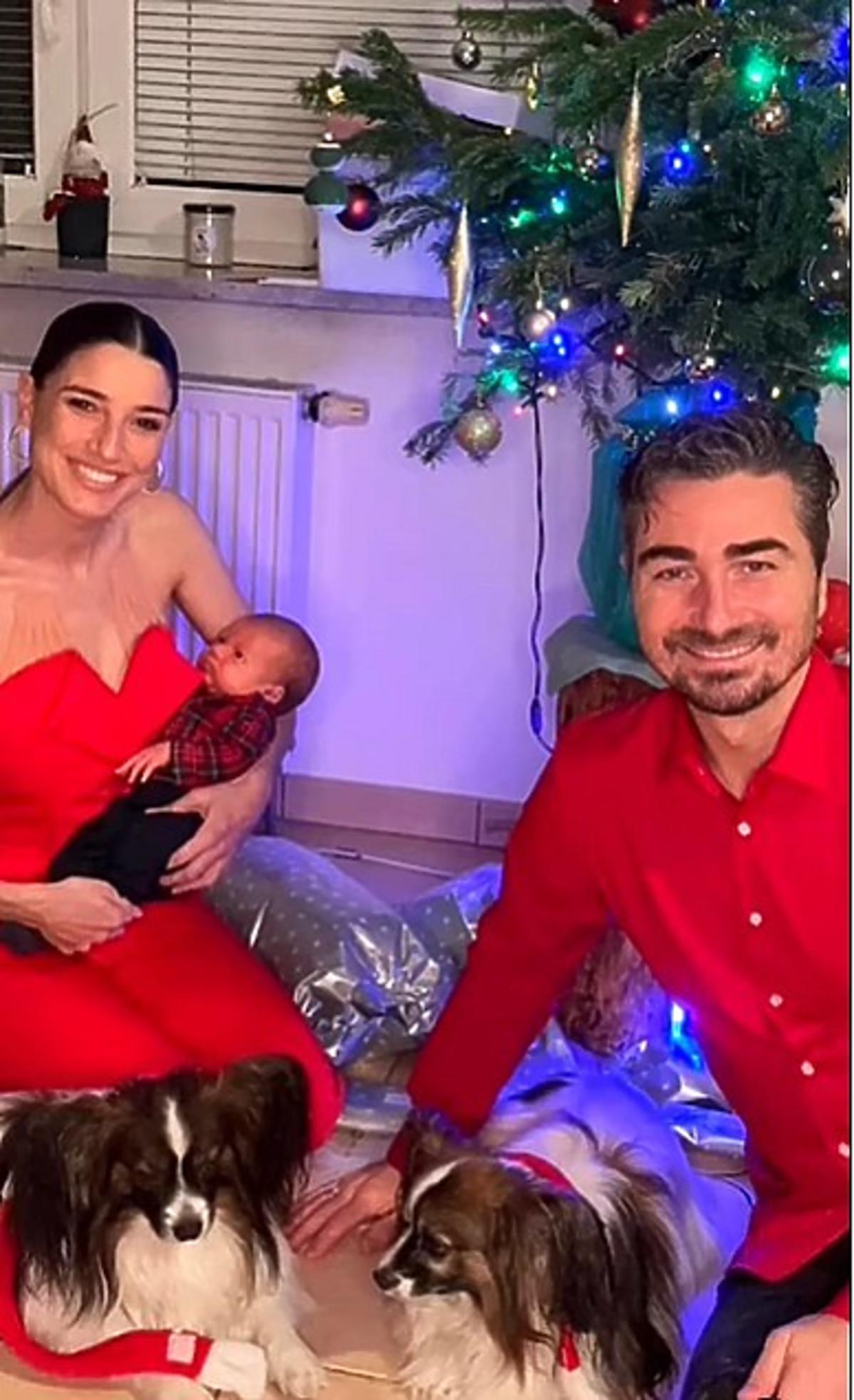 Lenka Klimentowa na spacerze z synem. Tylko spójrzcie na nowy wózek ...