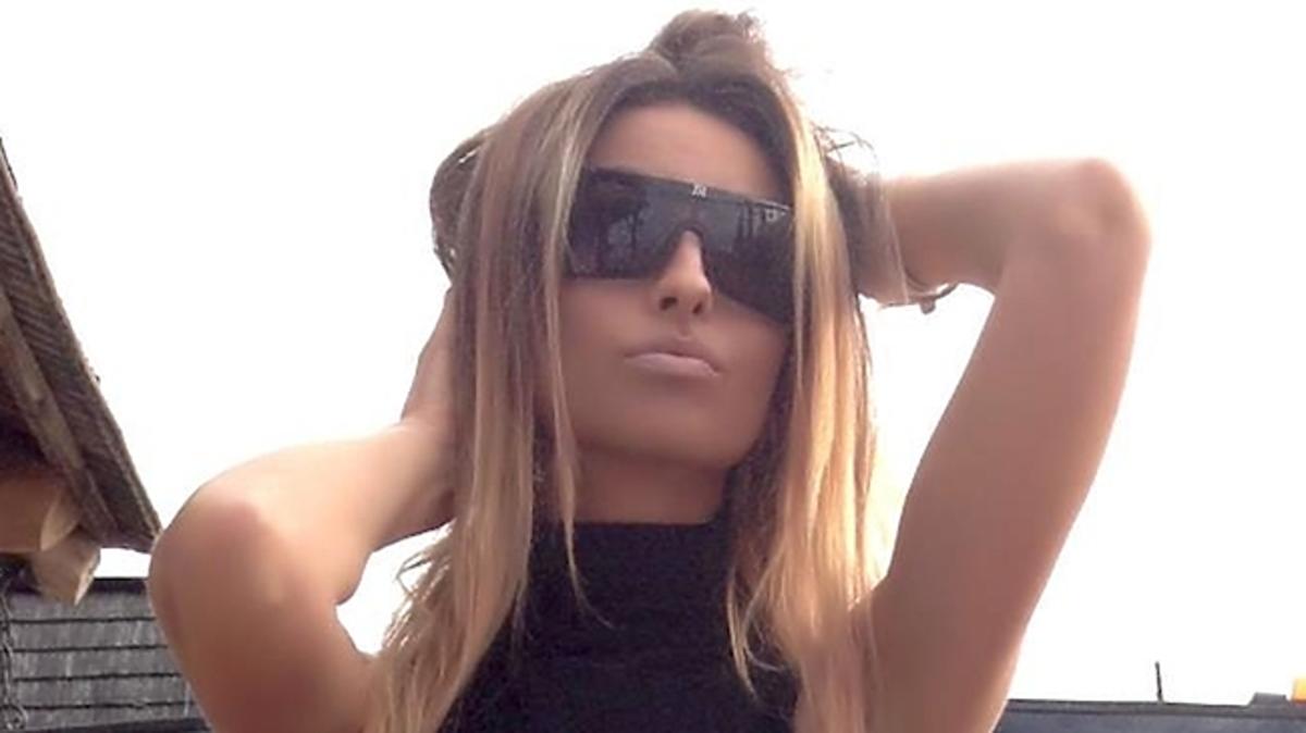 Jola Rutowicz w tandetnej stylizacji