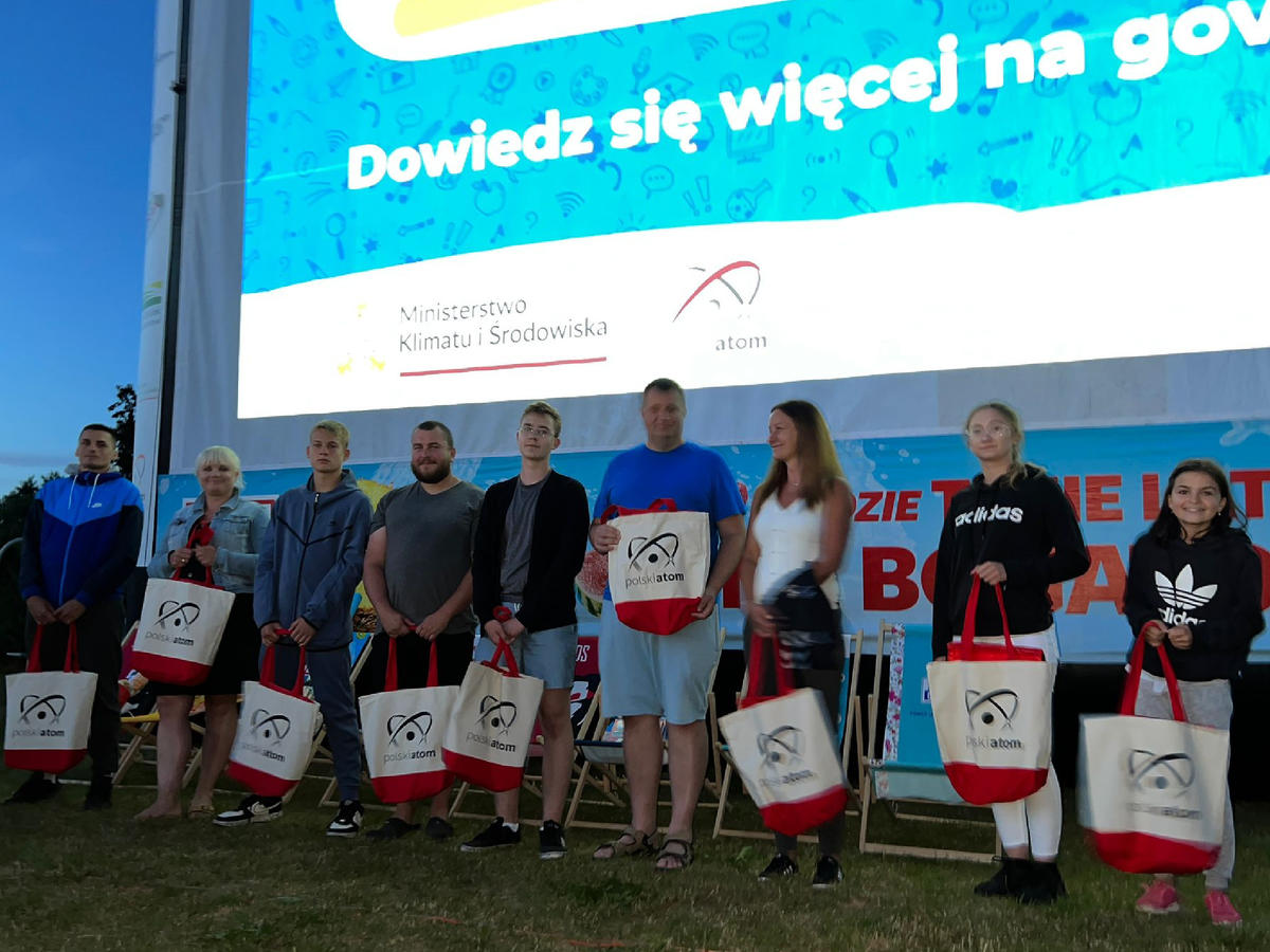 Leżak pełen atrakcji! Wybierz się na seans filmowy pod gwiazdami