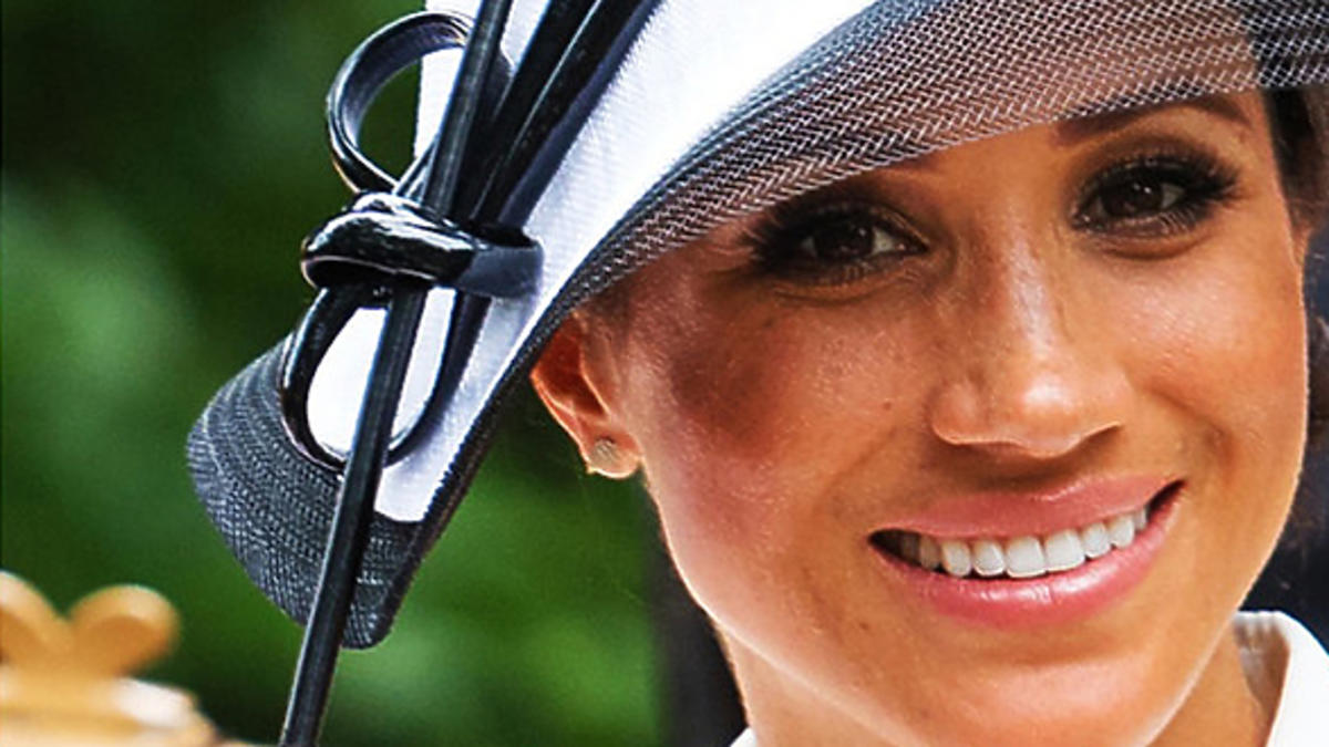 Wpadka Meghan Markle na spotkaniu z Elżbietą, chodzi o jej nogi! Wpadka Meghan Markle na spotkaniu z Elżbietą, chodzi o jej nogi!