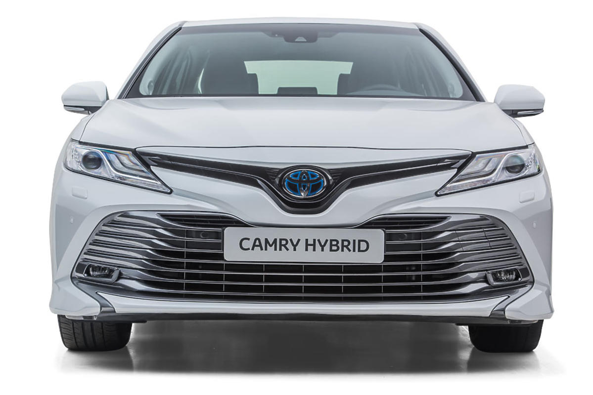 Nowa Toyota Camry - premiera, wygląd, osiągi, wymiary, wyposażenie