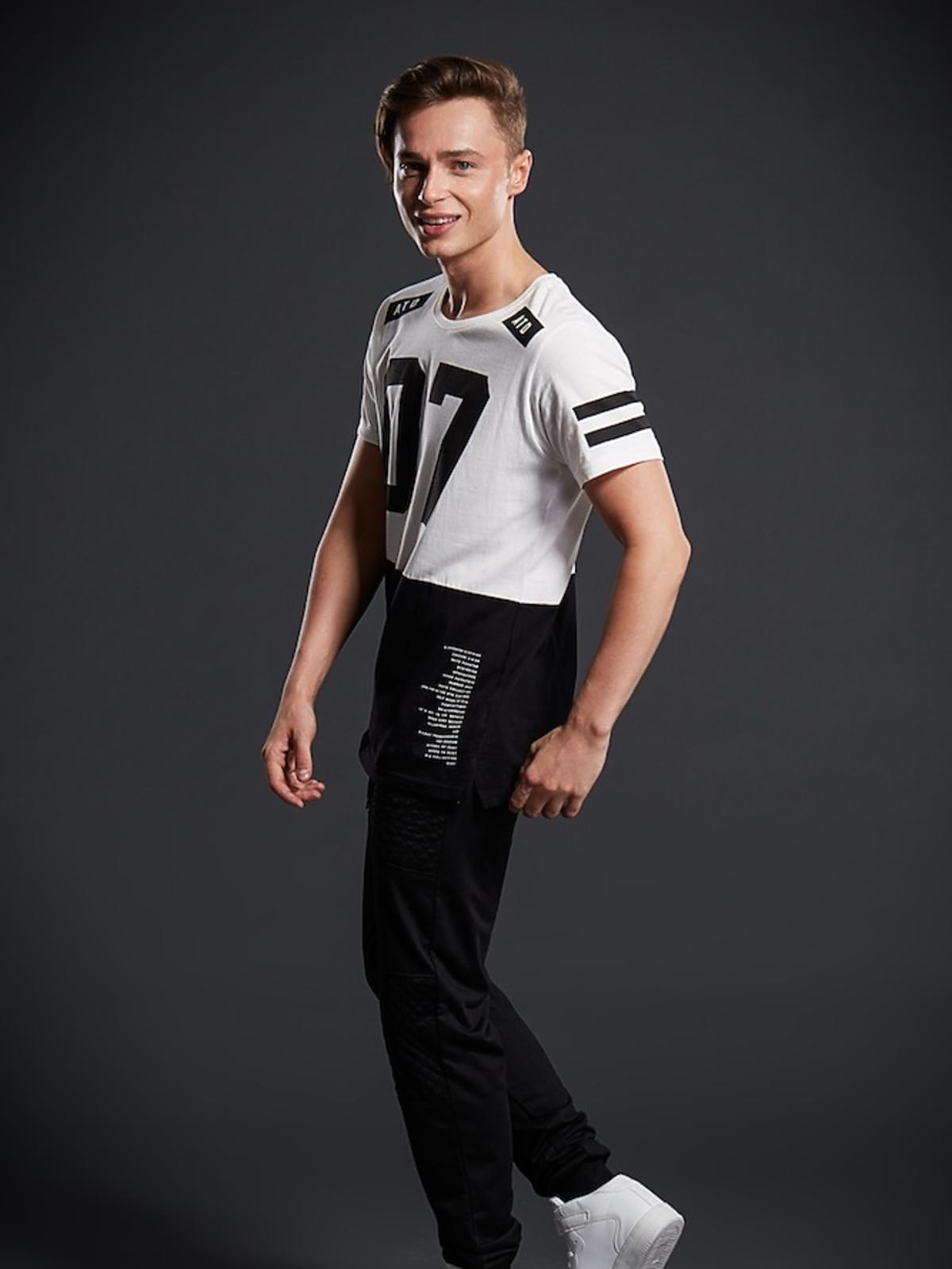 Patryk Pniewski w sesji zdjęciowej dla marki Denley ZDJĘCIA