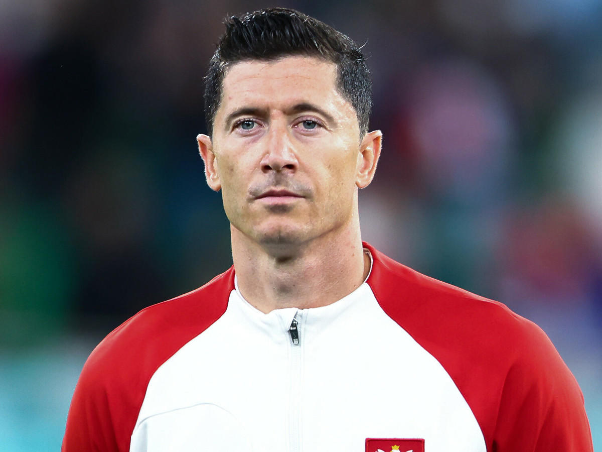 Robert Lewandowski ma nową fryzurę. Fani: "Lewy, co ty zrobiłeś z włosami"