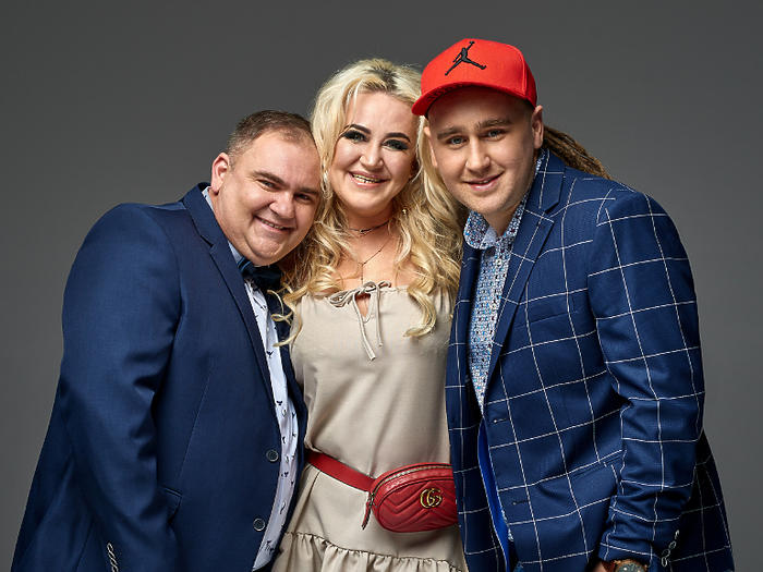 Jak wyglądają partnerki uczestników "Gogglebox. Przed telewizorem"?