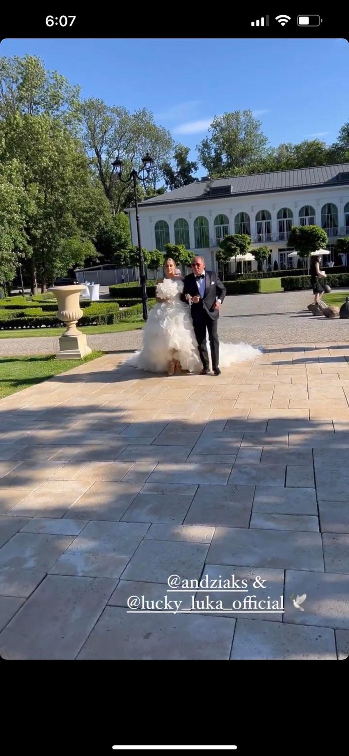 Andziaks i Luka wzięli ślub w bajecznej scenerii. Mamy pierwsze zdjęcia ...