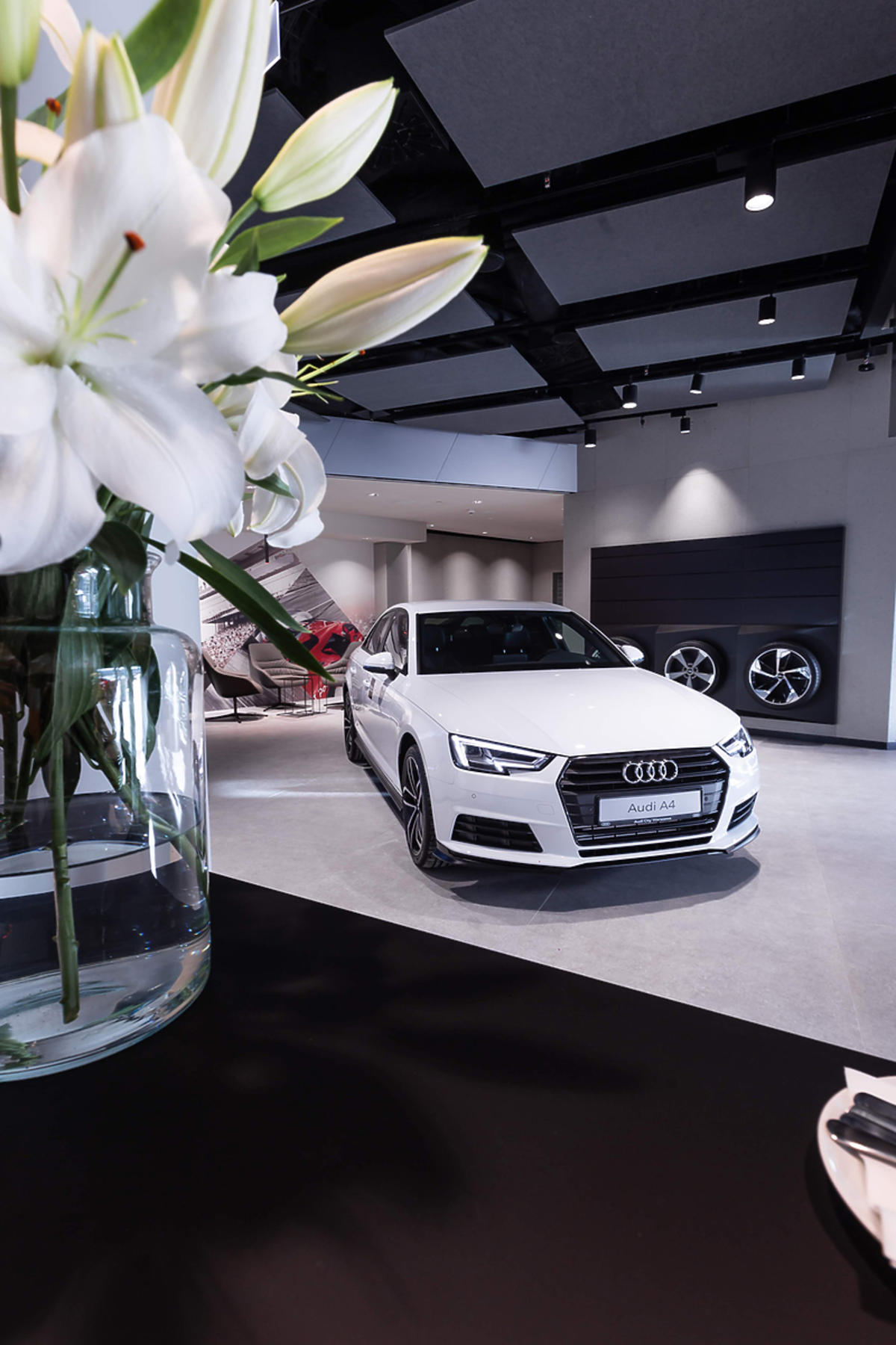 Salon Audi City na pl. Trzech Krzyży w Warszawie