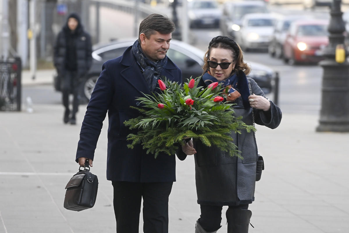 Pogrzeb Jana Hryniaka. Gwiazdy żegnają reżysera: Zenek Martyniuk, Borys ...