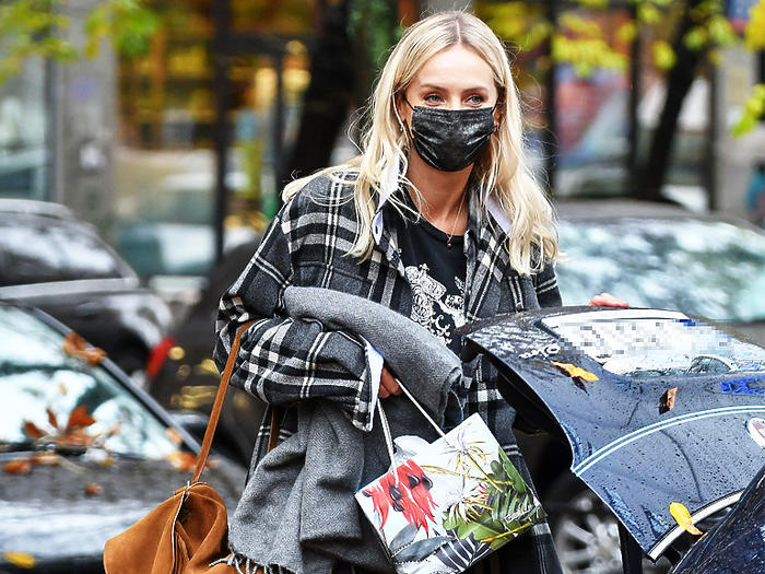 Moda jesień 2020. Agnieszka Woźniak-Starak w hitowych kozakach! Te buty ...